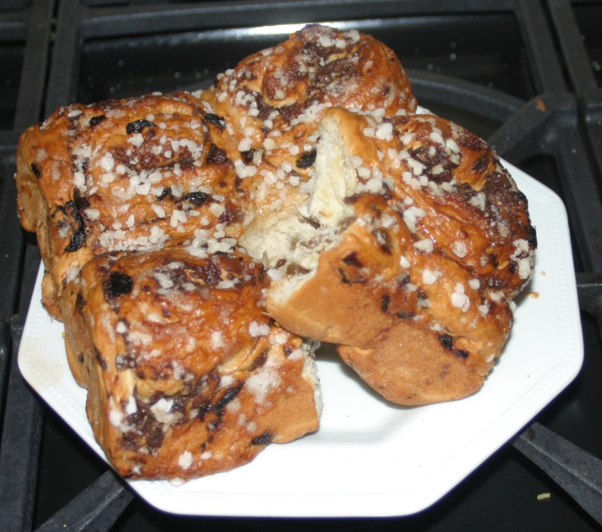 Chelsea Buns :: la-maison-de-cordelia